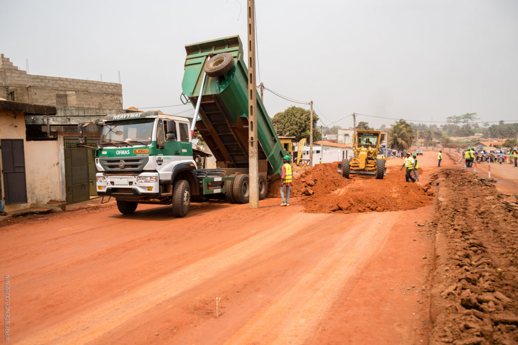 Les travaux d’urgence d’entretien des routes revêtues lancés avec SOGEA ...