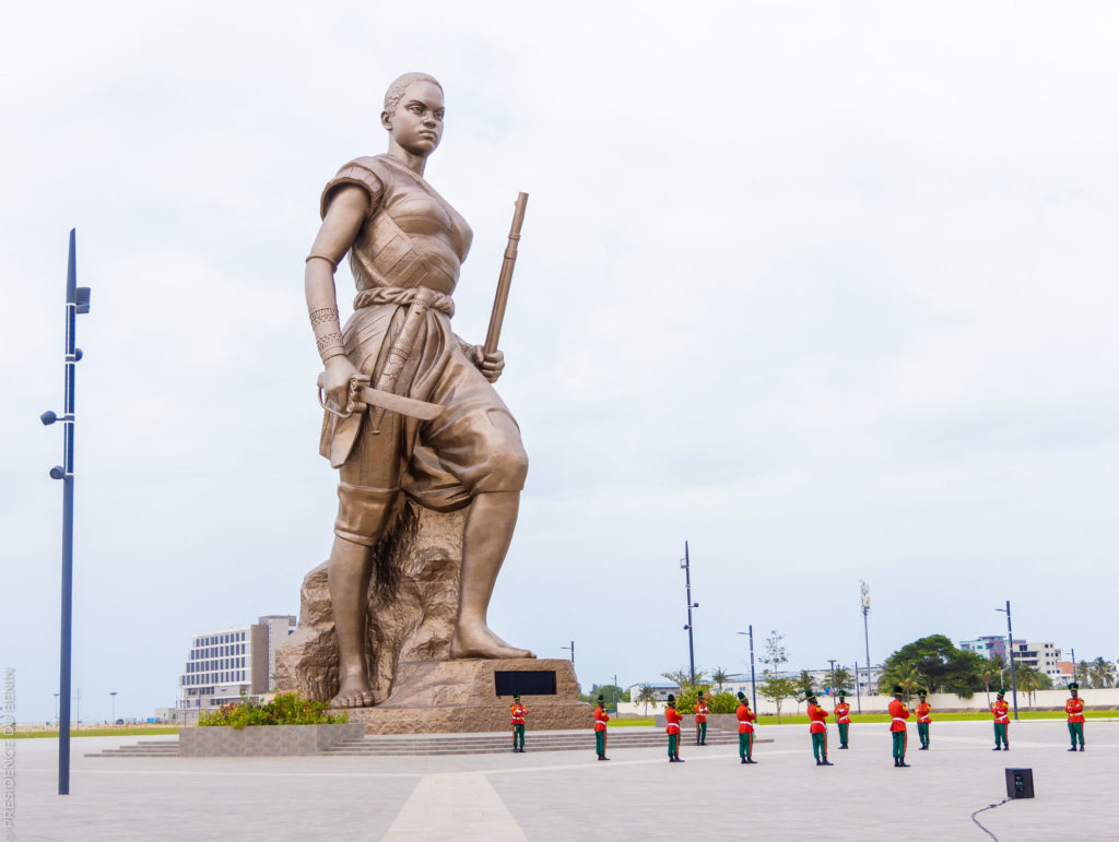 Patrice TALON : "En hommage à ces amazones, cette statue de toute ...